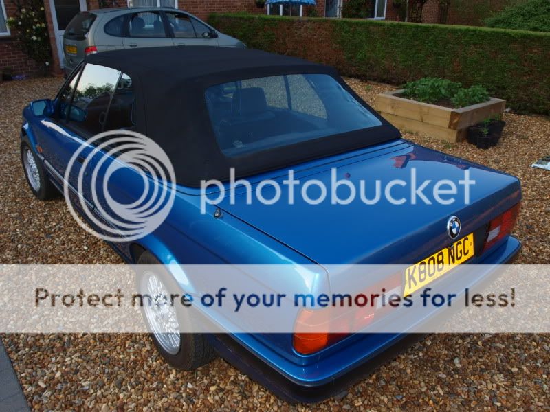 1993 E30 318i Neon Blue Cabriolet £2450 Norfolk | Retro Rides